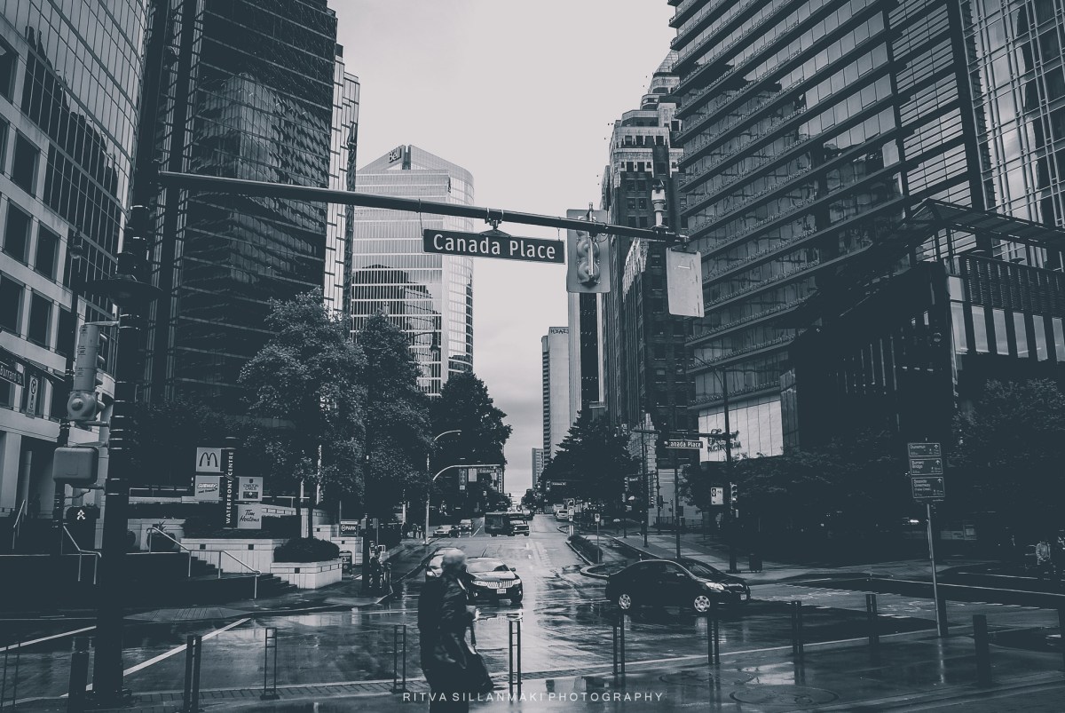 Monochrome – canada Place – Ritva Sillanmäki Photography