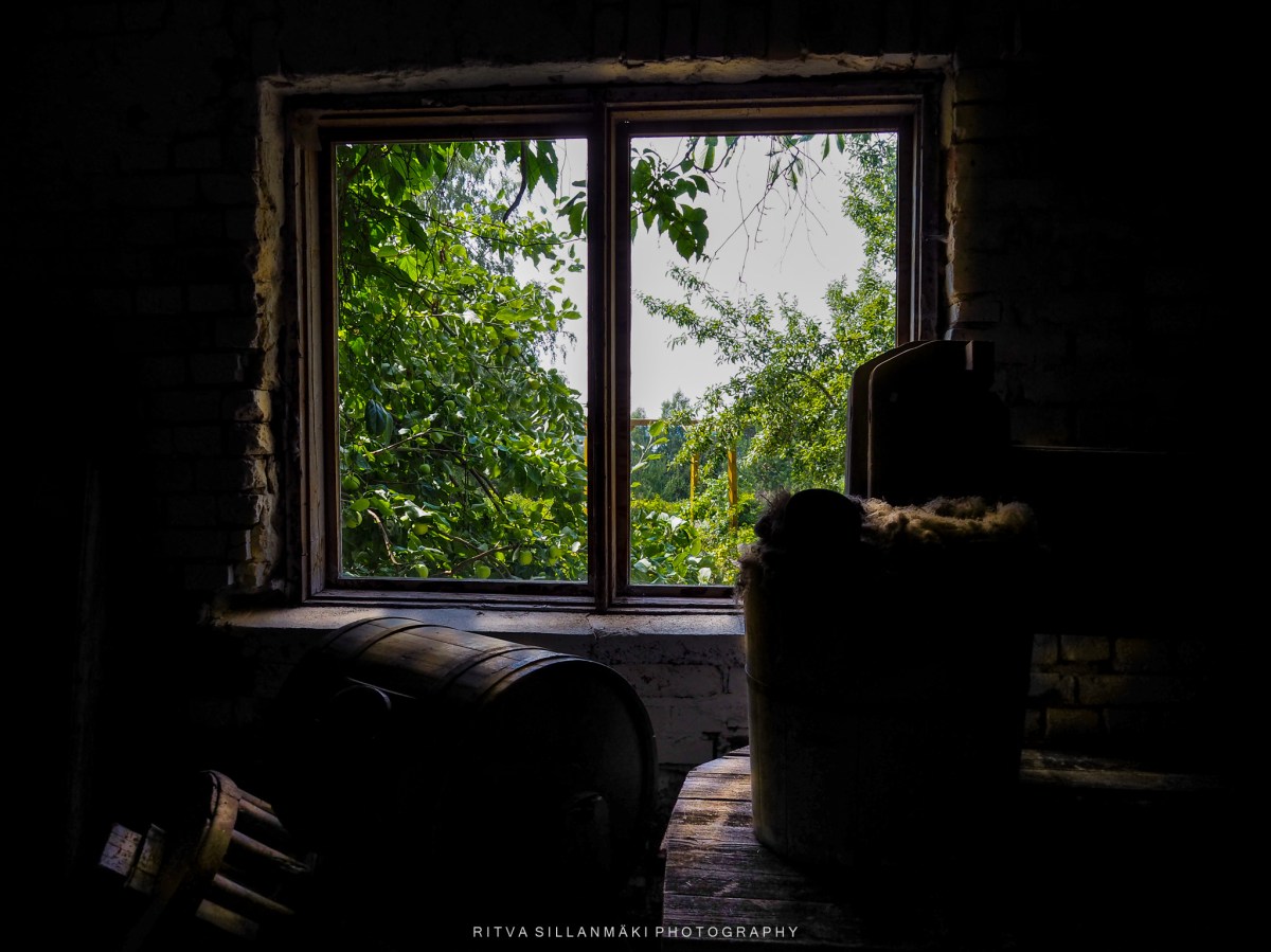 old warehouse windows – Ritva Sillanmäki Photography