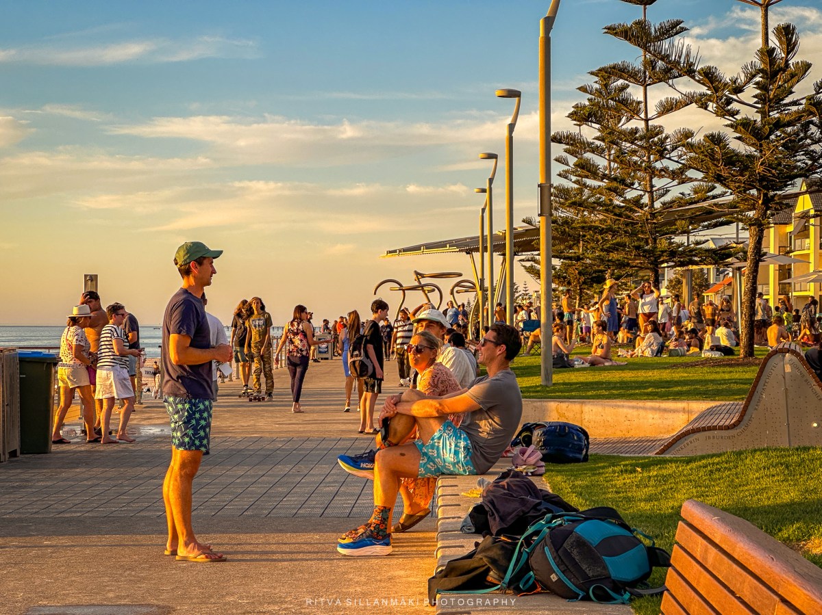 Henley Beach: Sunset Views and beach rave – Ritva Sillanmäki Photography