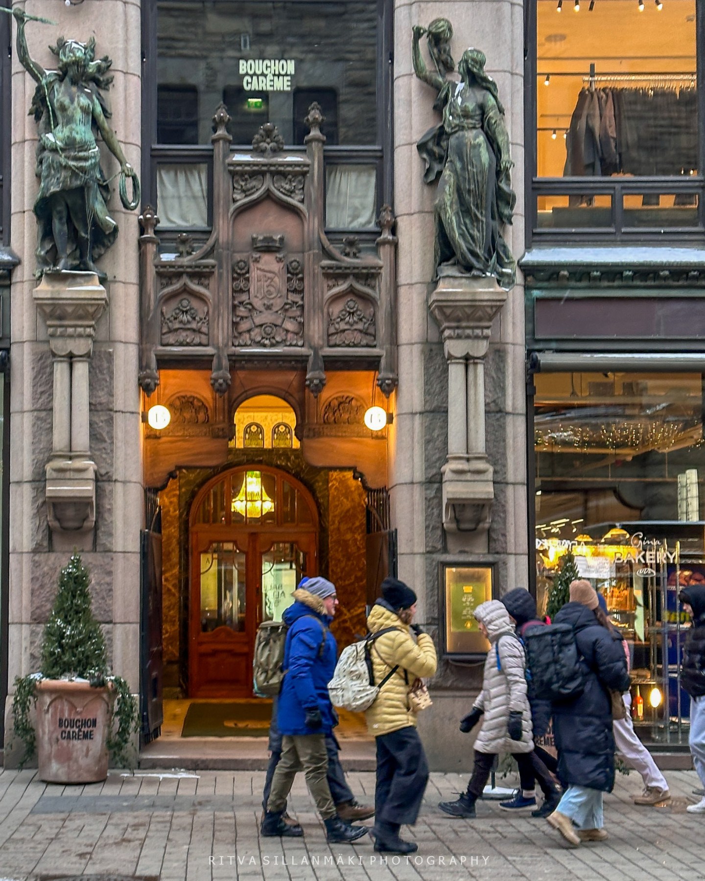 Doors to Lundquist Building – Ritva Sillanmäki Photography