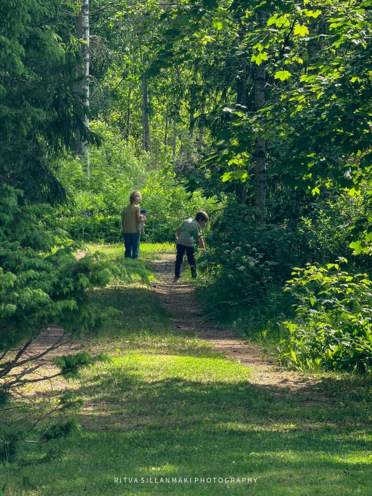 A Summer Tale of Friendship – A Short Story – Ritva Sillanmäki Photography